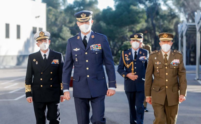 El Rey visita los servicios de inteligencia militar | CONCORDIA REAL ...